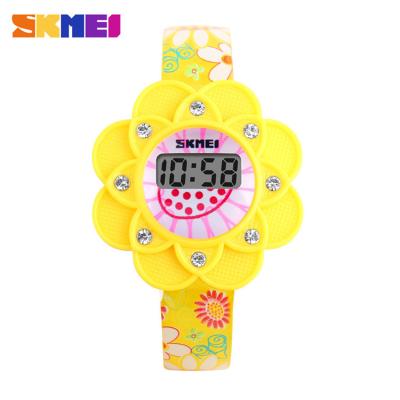 Cina Girasoli Digital LCD Wathces di colore di giallo di SKMEI per la ragazza graziosa nella cinghia del silicone in vendita