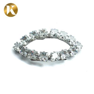 China O laço de sapata do estilo dos bordos floresce o tamanho de 3.2cm*6.2cm para o ornamento da sapata à venda