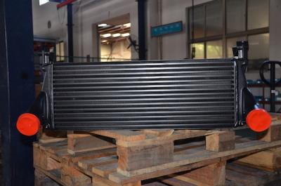 Cina Dispositivo di raffreddamento di aria di alluminio della tassa /air per ventilare lo scambiatore di calore per la prestazione automobilistica in vendita