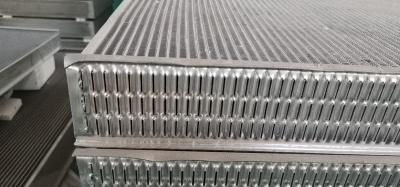 Cina Il centro automobilistico del radiatore dell'aletta di alluminio del tubo per il perfrmance resistente in vendita