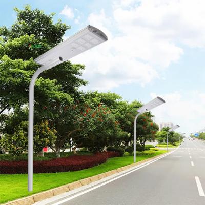 Cina Via impermeabile 400w 600w 800w tutto dell'ABS della luce del sensore solare Ip65 in un 3.2V in vendita