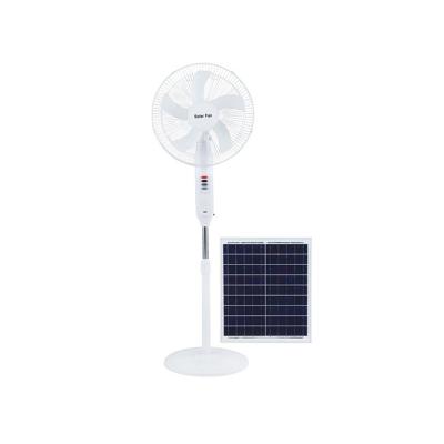 中国 パネルが付いている再充電可能な25W太陽動力を与えられた屋外ファン18650のリチウム電池3の風ギヤ 販売のため
