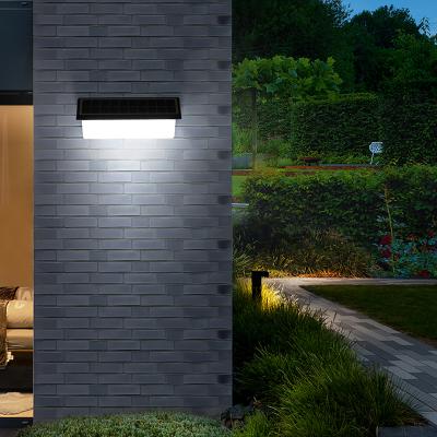 Cina Energia solare 8-10 ore Tempo di lavoro Lampada di recinzione murale da giardino all'aperto Luce con colore bianco/caldo bianco/RGB in vendita