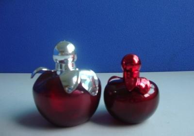 中国 かわいいりんごの香水のガラス ビン 50ml 100ml はポンプ スプレーヤーが付いている香水瓶を空けます 販売のため