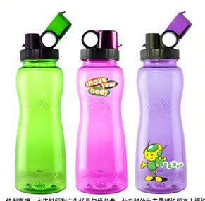 Cina Portable Eco Friendly chiara in policarbonato colorato promozionale bottiglie d'acqua con coperchio in vendita