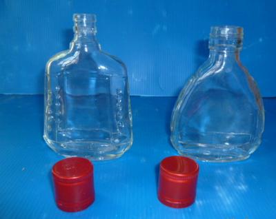 Cina Bottiglia di vetro del liquore con il coperchio a vite in vendita