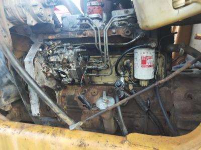 Chine Bouteur utilisé de Caterpillar D6d en excellente condition de travail avec le prix raisonnable. Chat d'occasion D3c, D3g, D4c, bouteur de D5K en vente plus une garantie d'an. à vendre