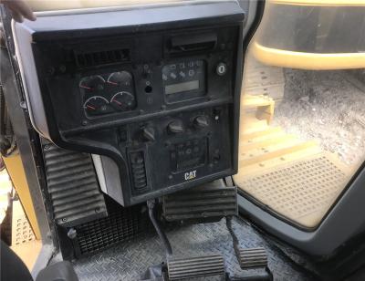 Chine Bouteur utilisé de Caterpillar D6r en condition de travail terrible avec le prix raisonnable. Chat d'occasion D3c, D4c, D5g, bouteur de D6d en vente plus une garantie d'an. à vendre