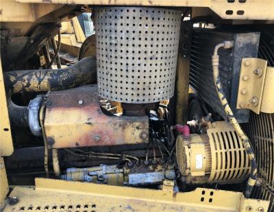 Chine Bouteur utilisé de Caterpillar D6r en condition de travail parfaite avec le prix raisonnable. Chat d'occasion D3c, D4c, D5g, bouteur de D6d en vente plus une garantie d'an. à vendre