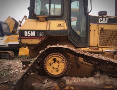 Chine Bouteur utilisé de Caterpillar D5m en bonne condition de travail avec le prix étonnant. Chat d'occasion D3c, D3g, D4c, bouteur de D5g en vente plus une garantie d'an. à vendre