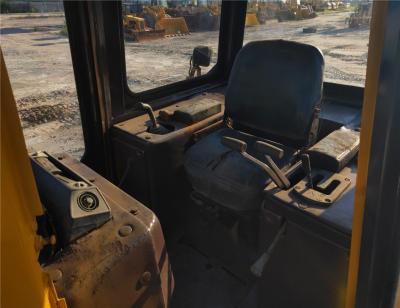 Chine Bouteur utilisé de Caterpillar D5h en condition de travail parfaite avec le prix raisonnable. Chat d'occasion D3c, D3g, D4c, bouteur de D5g en vente plus une garantie d'an. à vendre