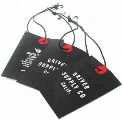 Cina Wholesale New Design Brand Name High Quality Printed Rectangle Black Paper Hang Tags for Garments in vendita