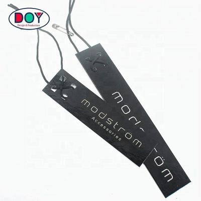 Cina Cheap Paper Labels Custom Printing Brand Name Logo Die Cut Black Cardboard Hang Tags for Jeans in vendita