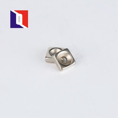 中国 Industrial N35-N52 Super Strong Block Magnet Neodymium Magnet Rectangular Ndfeb Magnet With Countersunk Hole 販売のため