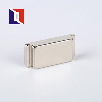 中国 Motorcycle Magnet Shape Customizable Special Convex Magnet Permanent Sintered Magnet 販売のため