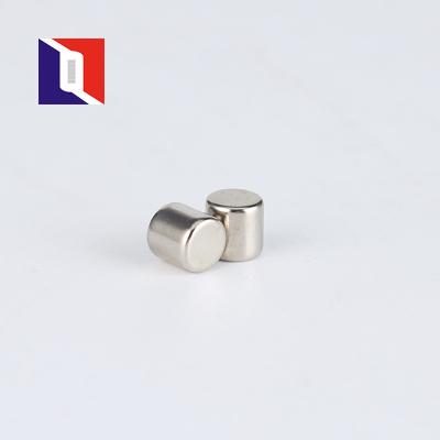 中国 Strong Magnetic Wholesale Cheap Neodymium Power Disc Magnet Small Disc Magnet 販売のため