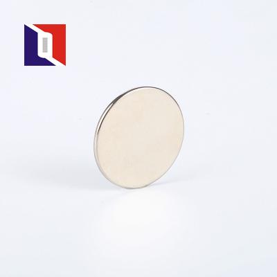 中国 Wholesale Strong Ultra Thin Industrial Magnet China N42 N52 Disc Magnet Neodynium Disc Magnet 販売のため