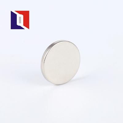 中国 Industrial Custom Powerful Rare Earth Magnet Strong Suction Magnet Disc Neodymium Magnet 販売のため