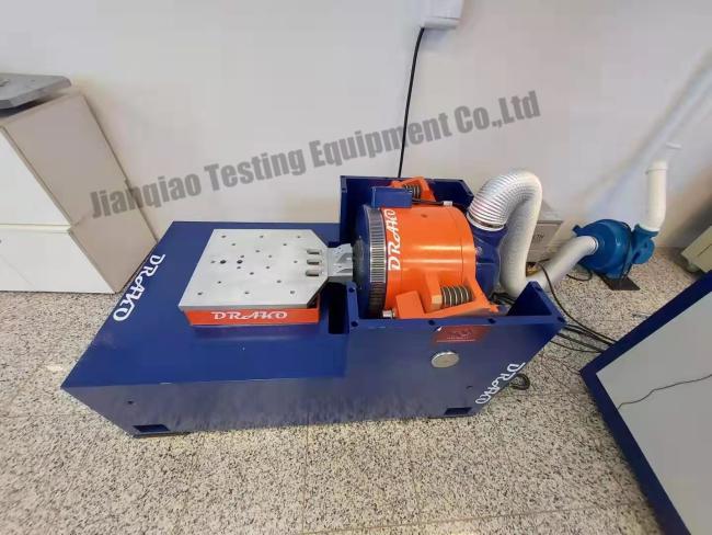 Vibration testing setup with sample product