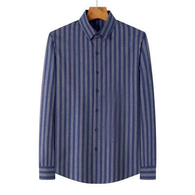 China Camiseta de algodão de manga longa e azul escuro respirável para moda casual masculina no outono de 2021 à venda