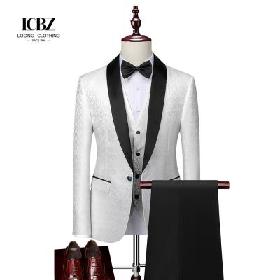 Cina Custom Slim Fit Peaked Lapel Blazer 3 Pcs Set in due pezzi per matrimoni/abbigliamento formale maschile in vendita