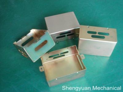 中国 黄色い転換コーティングが付いている AL5052 精密薄板金の製作カバー部品 販売のため