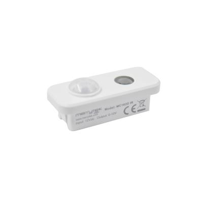 China Sensor de movimiento PIR de 12 Vdc con atenuación de 0-10 V para la luz del panel, función de prioridad de luz diurna en venta