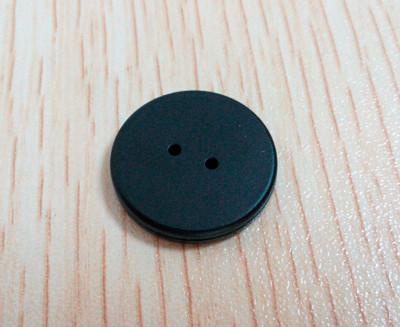 China Alrededor de etiqueta del lavadero de dos agujeros, etiqueta del lavadero de la frecuencia ultraelevada Gen2, etiqueta que se lava del RFID, da alta temperatura en venta