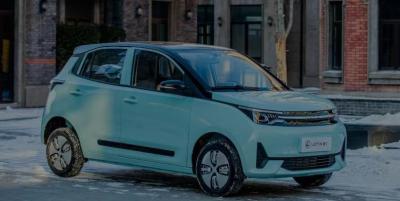 Chine la voiture électrique de 100km/H 35kw 4 pose le phosphate de fer de lithium de 5 portes 29.44kw/H LHD à vendre