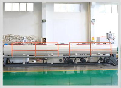 중국 생산량 400 킬로그램 / H와 55 kw 원추형 이축 스크류 파이프 압출 라인 판매용