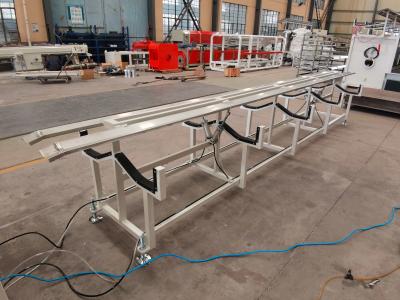 중국 생산량 400 킬로그램 / H와 55 kw 원추형 이축 스크류 파이프 압출 라인 판매용