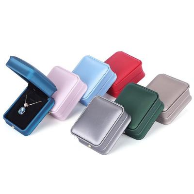 China Krone Taille Ring Box Custom Leder Schmuck Box Armband Schmuck Handstring Verpackung Box Halskette Box High-End zu verkaufen