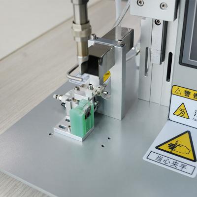 Chine Machine de soudage semi-automatique de 200 W pour la fabrication de câbles de données USB à vendre