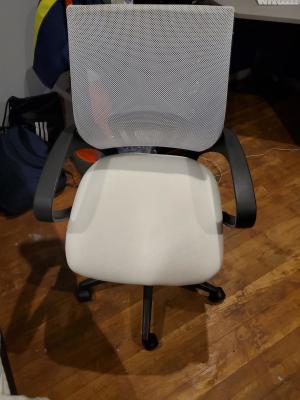 Chine Personnalisez votre espace de travail avec le fauteuil informatique en maille grise ALINUNU Options ODM et OEM à vendre