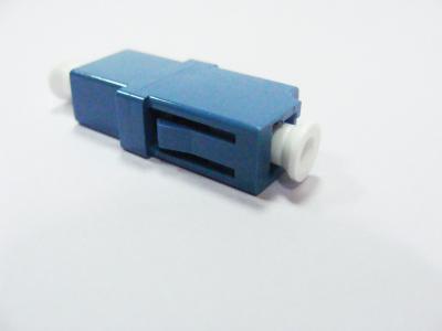 Chine Perte par insertion d'adaptateur de fibre optique bleu de PBT basse LC au simplex de SM de LC à vendre