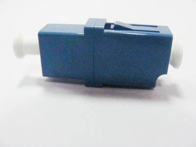 Chine Perte par insertion d'adaptateur de fibre optique bleu de PBT basse LC au simplex de SM de LC à vendre