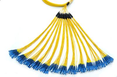 中国 SC UPC G652D 12 ブランチ 144 コア・ファイバー・オプティック・パッチコード 販売のため