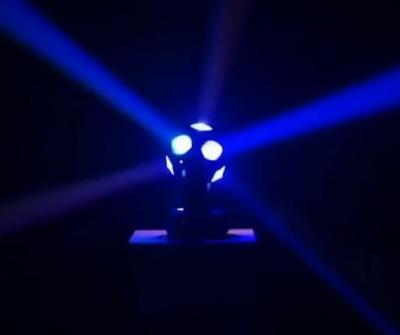 中国 プロフェッショナルステージLED プロフェッショナルLEDユニバースボールライト RGBW 4in1 カラーDJ LEDサッカーライトインバー 販売のため