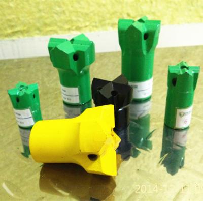 China Os bocados transversais de carboneto de tungstênio afilaram o bocado de botão para o sector mineiro subterrâneo à venda