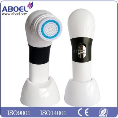 China Cuidado de piel de la belleza 4 en 1 Massager que se lava de limpiamiento facial eléctrico del cepillo y de la cara en venta
