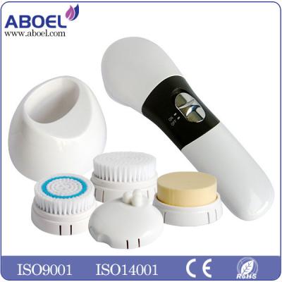 China Sistema de limpiamiento facial eléctrico portátil impermeable del cepillo para la piel sensible con el soporte en venta