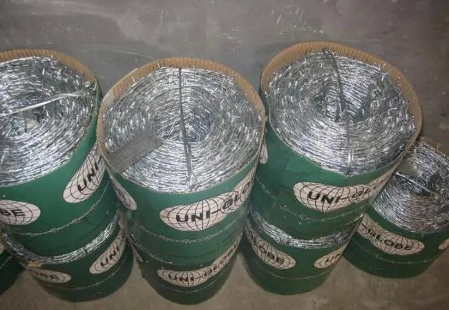 Barbed wire packaging method 3