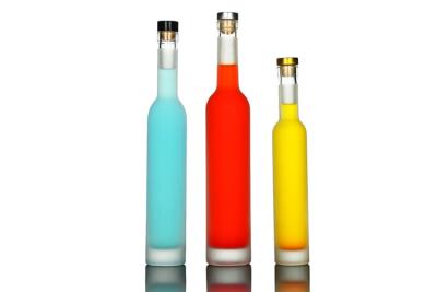Cina Aspetto alla moda di vetro bianco di vetro colorato delle bottiglie di vino alto in vendita