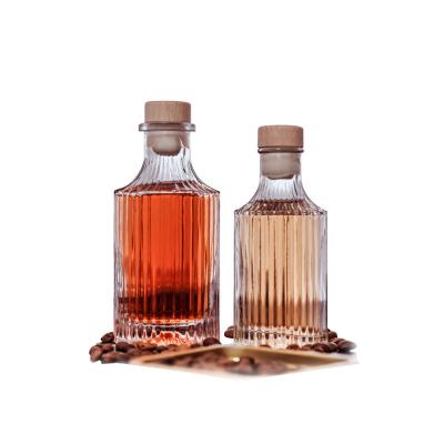 Cina bottiglia di vetro a strisce di verticale 250ml con Cork Caps di legno in vendita
