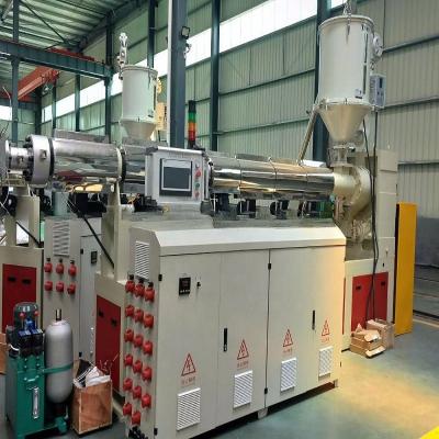 China Estructura de canal de tornillo profundo de PVC Línea de producción de chapa de mármol para una larga vida útil en venta
