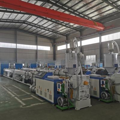 China Conjunto de extrusores de tubos de tipo separado para máquinas locais de fabrico de tubos de HDPE à venda