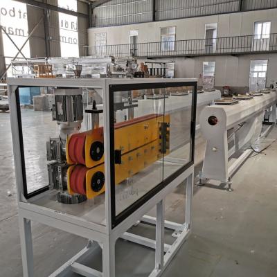 China Máquina de moldagem por extrusão para estrutura de canal de parafuso de parafuso profundo PPR linha de produção de tubos à venda