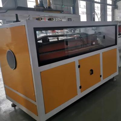 Chine Une machine d'extrusion de tuyaux HDPE à alimentation unique pour une production attrayante à un prix raisonnable à vendre