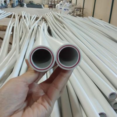 Chine Ligne de production de tubes PPR à finition rapide de 20 à 63 mm avec performances d'extrudeuse de type séparé à vendre