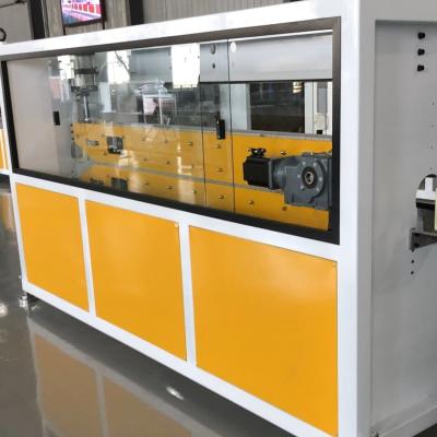 China Máquina de produção de tubos de conduta de PVC com controlo automático à venda